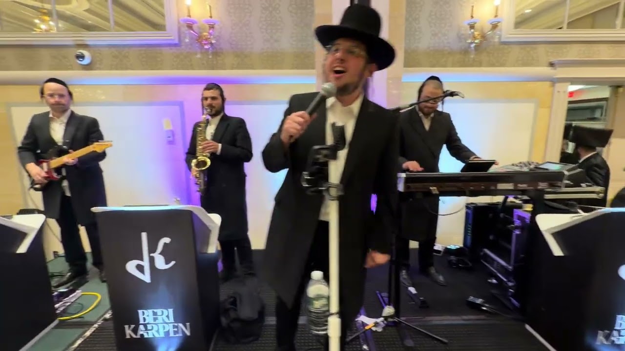 Beri Karpen on the keys & Kalmy Schwartz @ Yoely Weiss & Kohn – Yideos ...