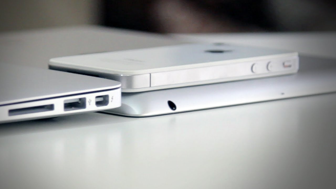 Apple iPad 3 + iPhone 4S + MacBook Air Size Comparisons (The New iPad ...