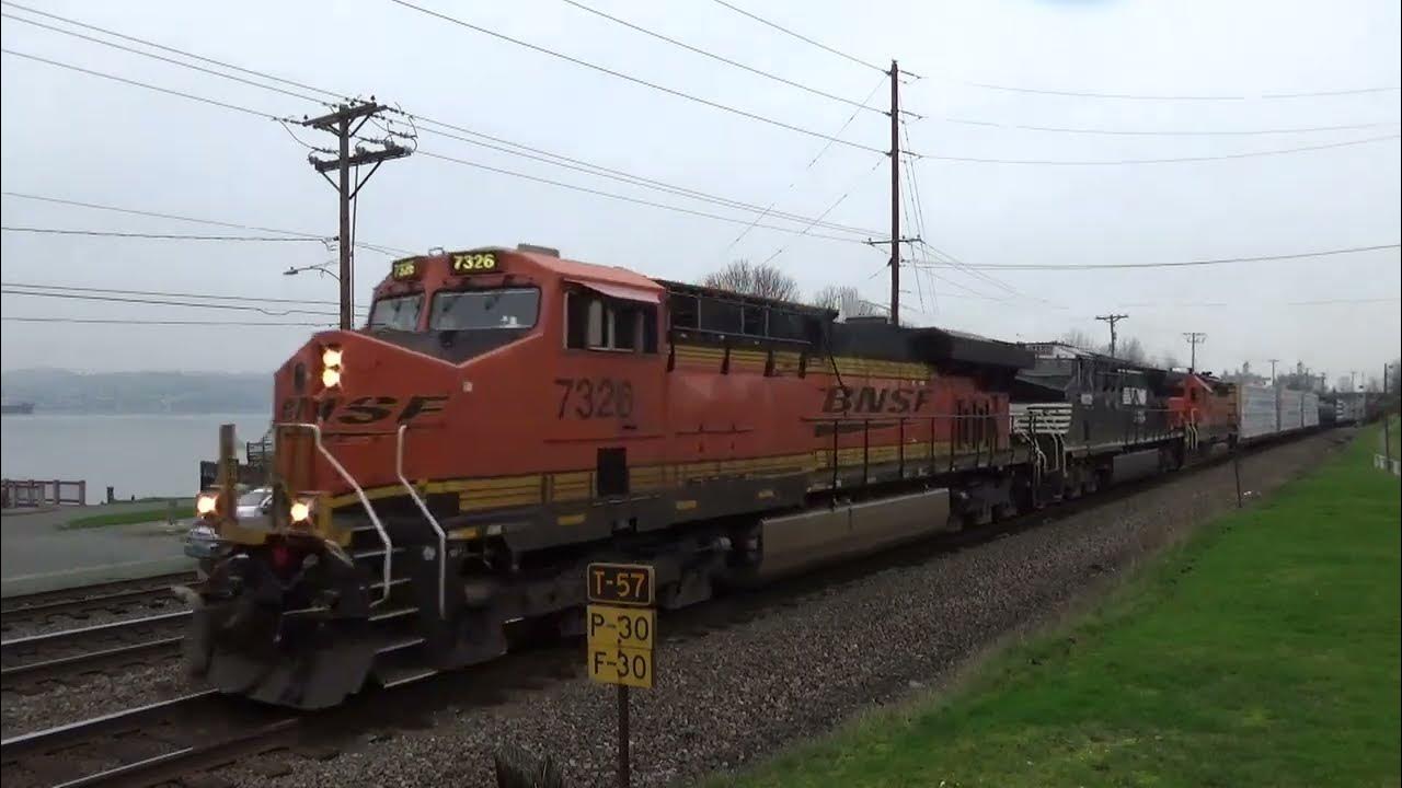 (Southbound) BNSF Priority Manifest Train passes through Ruston Way. - YouTube