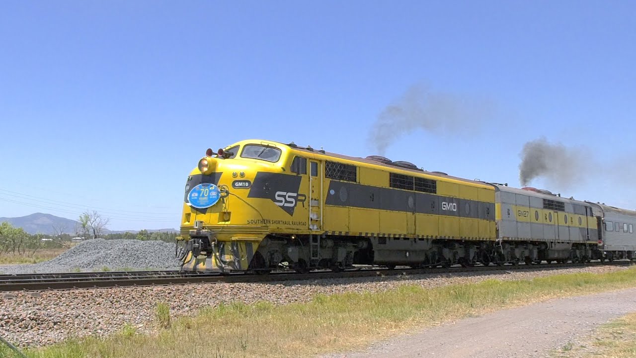 Diesel locomotives GM10-GM27 Streamliners on AK Cars Jan 2023 - YouTube