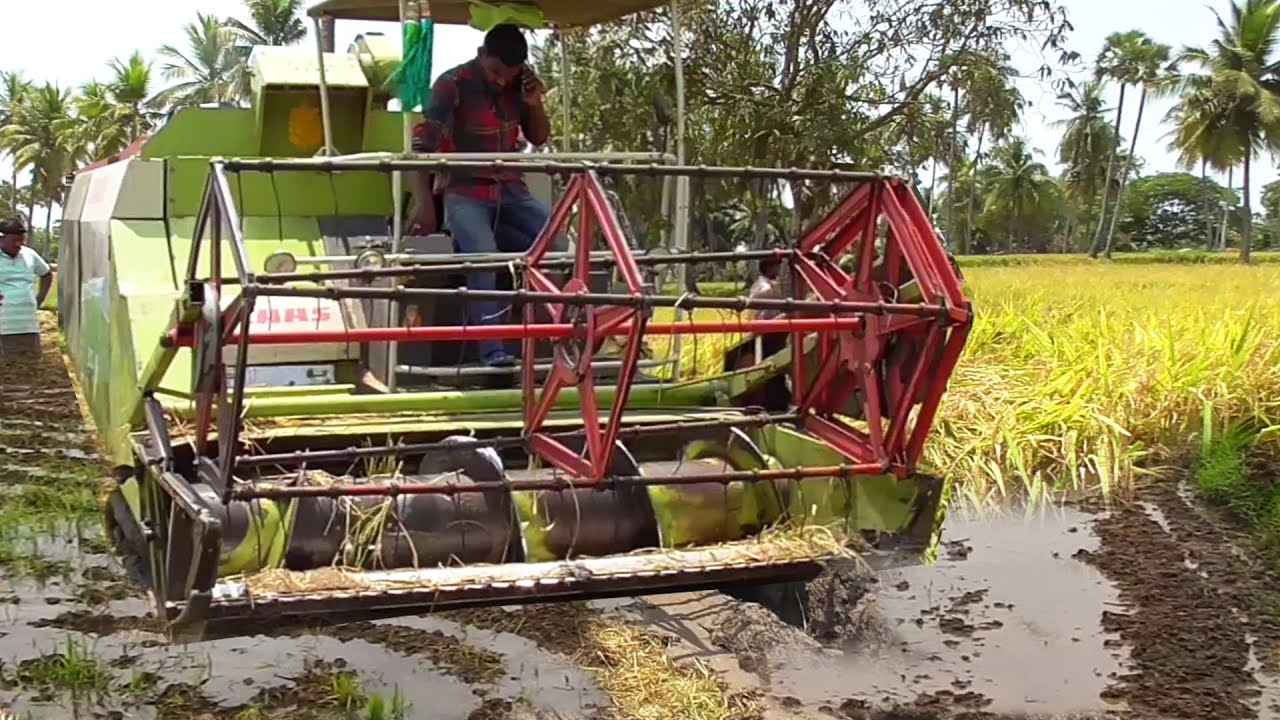 CLAAS Stuck in Mud Harvester Videos (బురదలో కూరుకుపోయిన కోత మెషిన్ ...