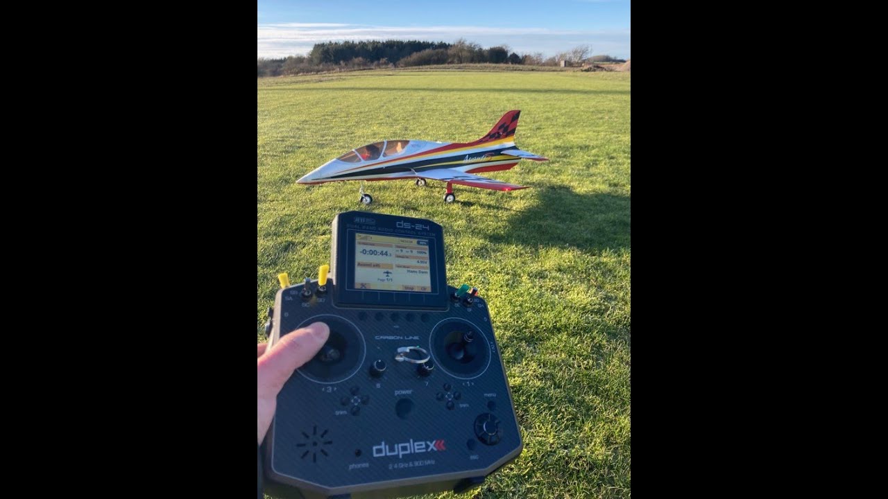 Freewing Avanti S Turbine Jet - Xicoy x45 - YouTube