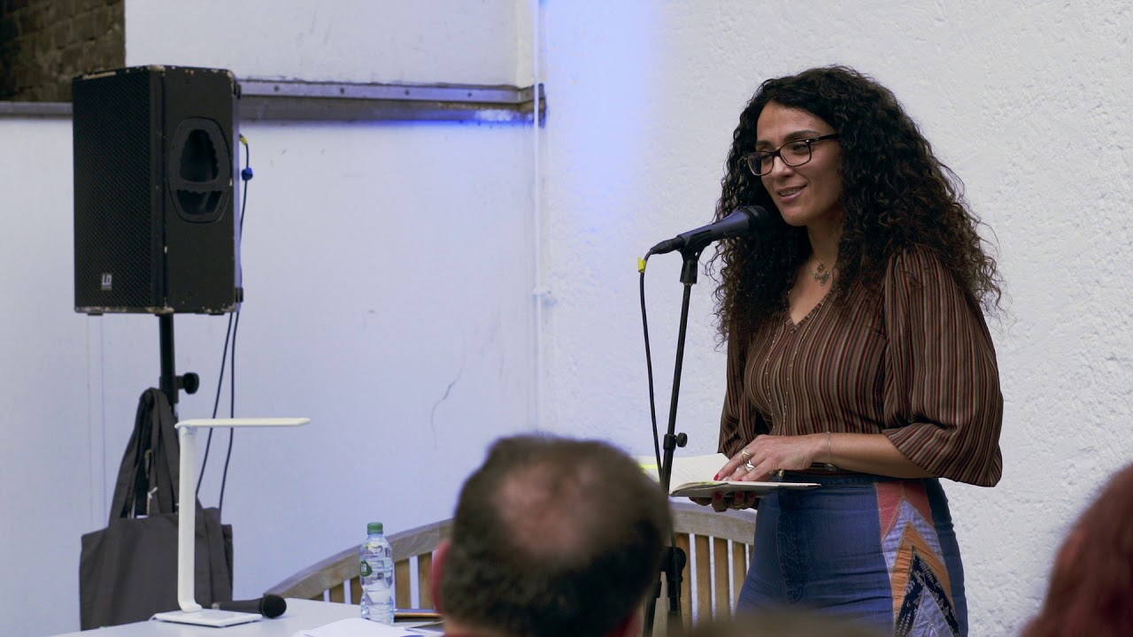 Safiye Can | Hinterhoflesung 2019 | Der Fluch - YouTube