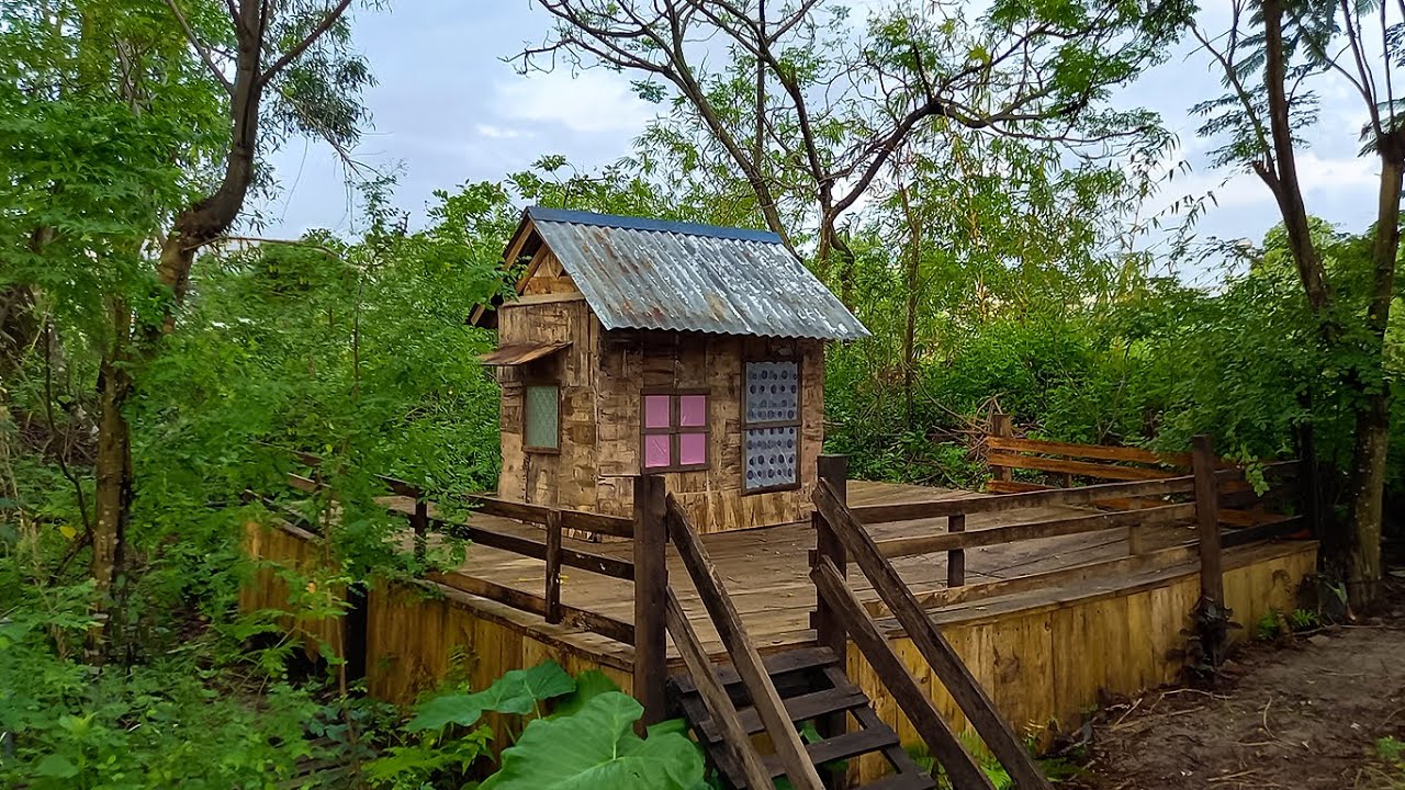 The house has pallets and free raw wood. From start to finish - YouTube