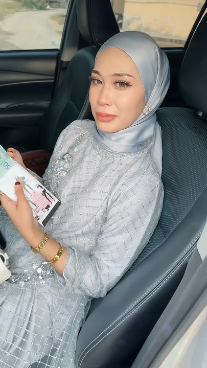 Berkongsi rezeki bagi duit raya kepada isteriku - YouTube