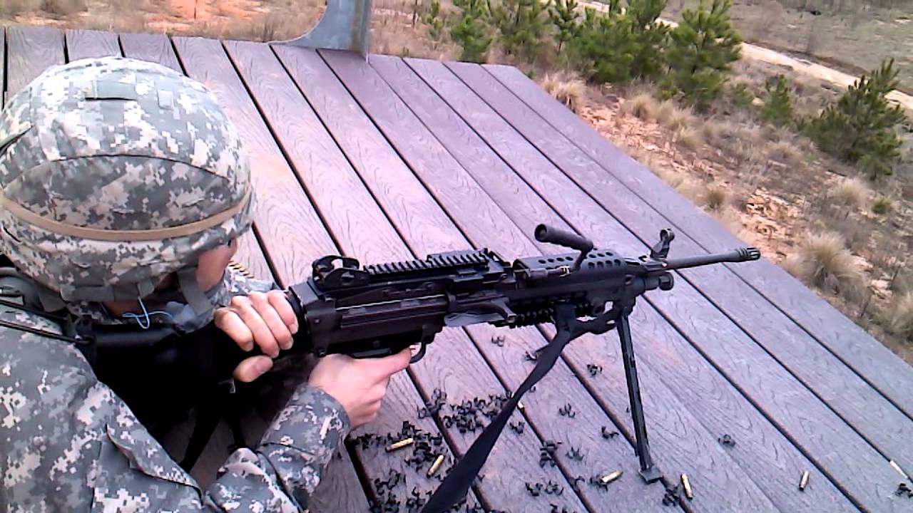 M249 200 rounds in about a minute and a half - YouTube