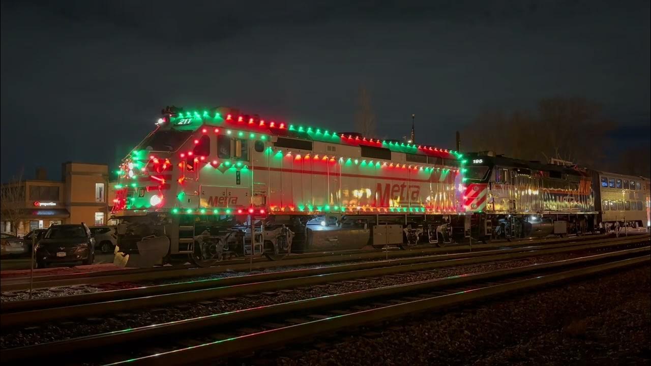 WB BNSF train 1303 - the holiday decorated consist - YouTube