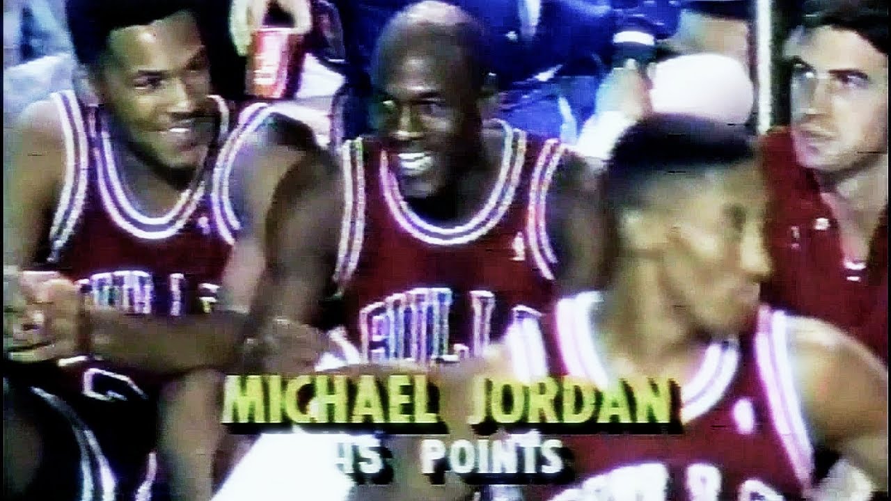 Michael Jordan - 45pts vs Timberwolves (1990) - YouTube