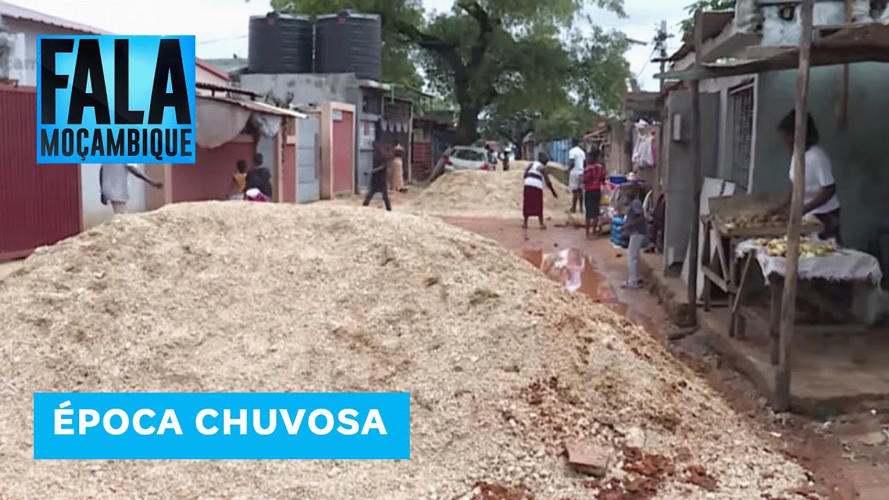 Moradores da Maxaquene B queixam se da invasão da água e exigem rapidez ...