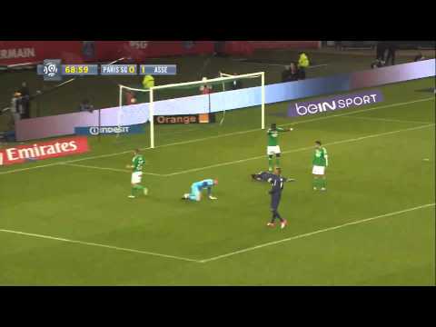 Zlatan Ibrahimovic kick goalkeeper PSG - St Etienne