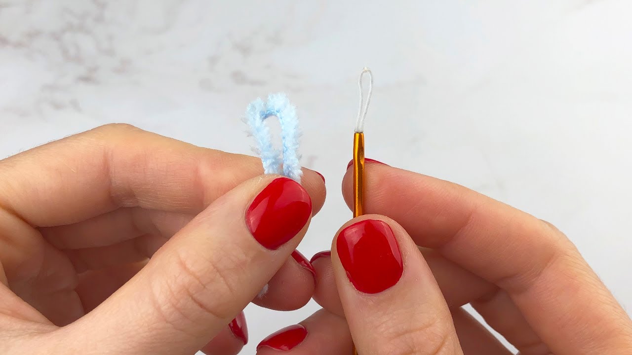 😍 Trick To Threading Extra Bulky Yarn - YouTube