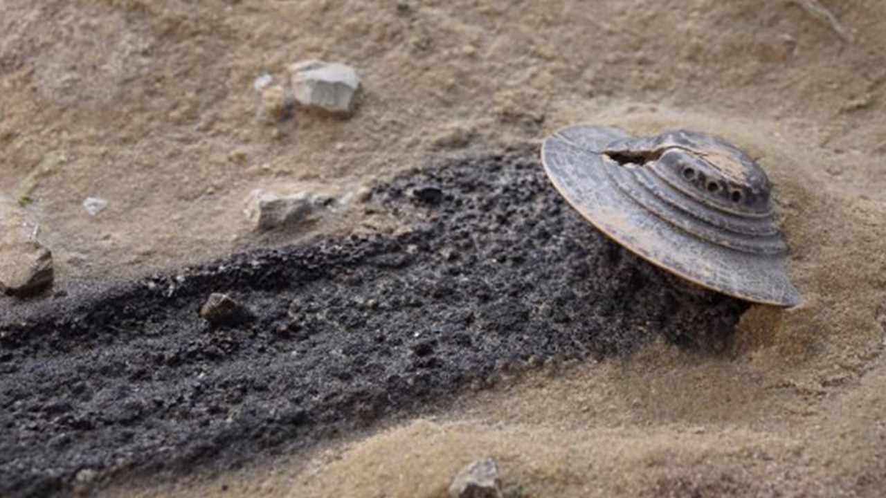 UFO Crash Sites the Government Didn't Want You to See - YouTube