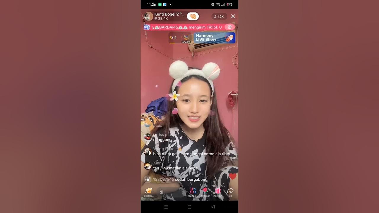 Kunti bogel( becca ) live terbaru kelihatan anunya - YouTube