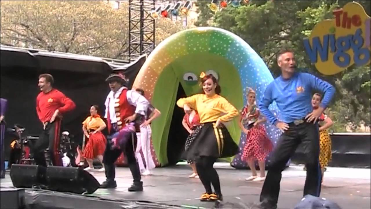 Dr. Knickerbocker - Live On Australia Day, 2013 - The Wiggles - YouTube