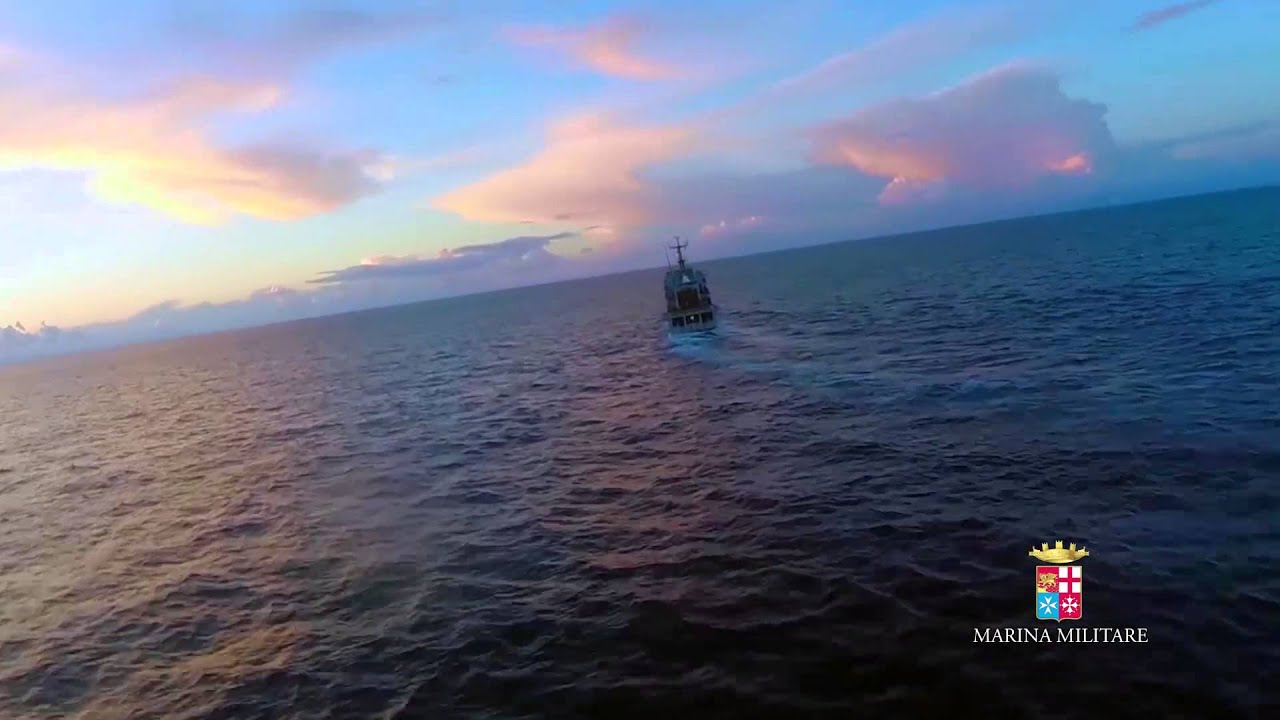 Marina Militare - Nave Libra vista dall'alto! - YouTube