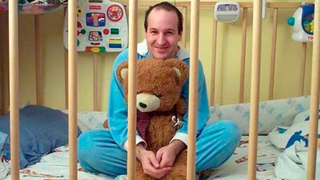HAY HOMBRES MAYORES QUE SE VISTEN DE BEBÉS Y QUE SON AMAMANTADOS Y ...