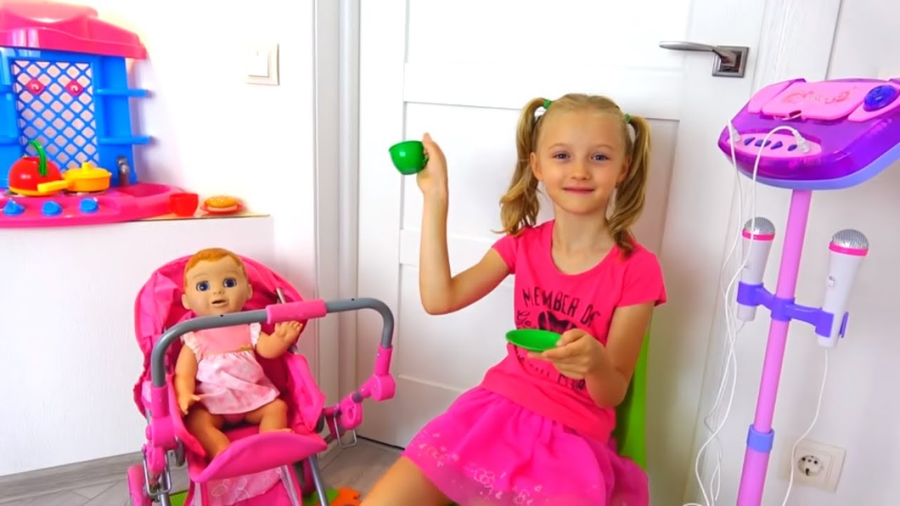 Polina Pretend Cooking with New Kitchen set - YouTube