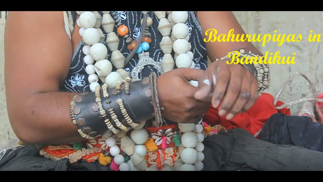 Bahurupiyas in Bandikui_An Ethnographic Film - YouTube