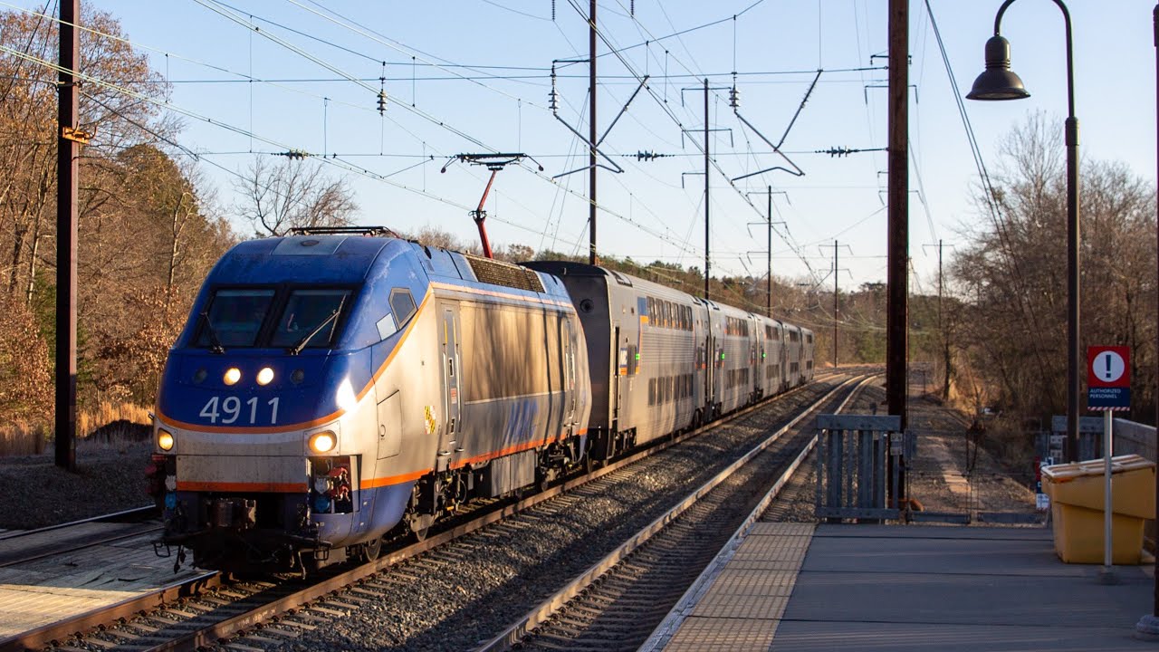 Assorted dawn to dusk amtrak and marc action @ Bwi airport(11/23/22 ...