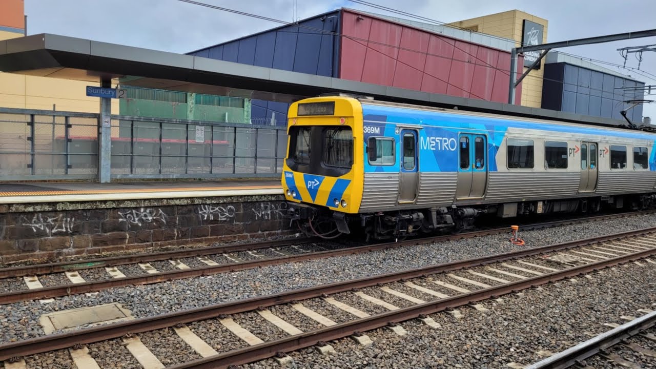 EDI Comeng from Sunbury to Sunshine - YouTube