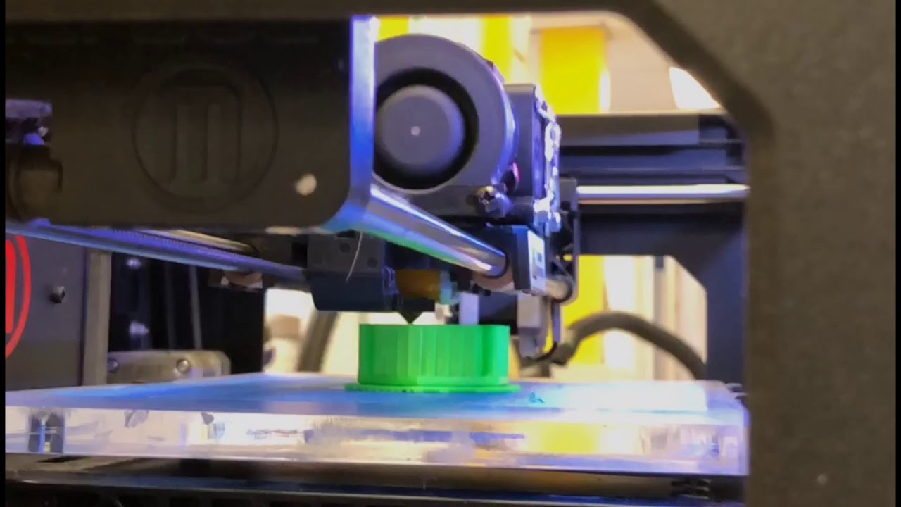 3D printing first test - YouTube