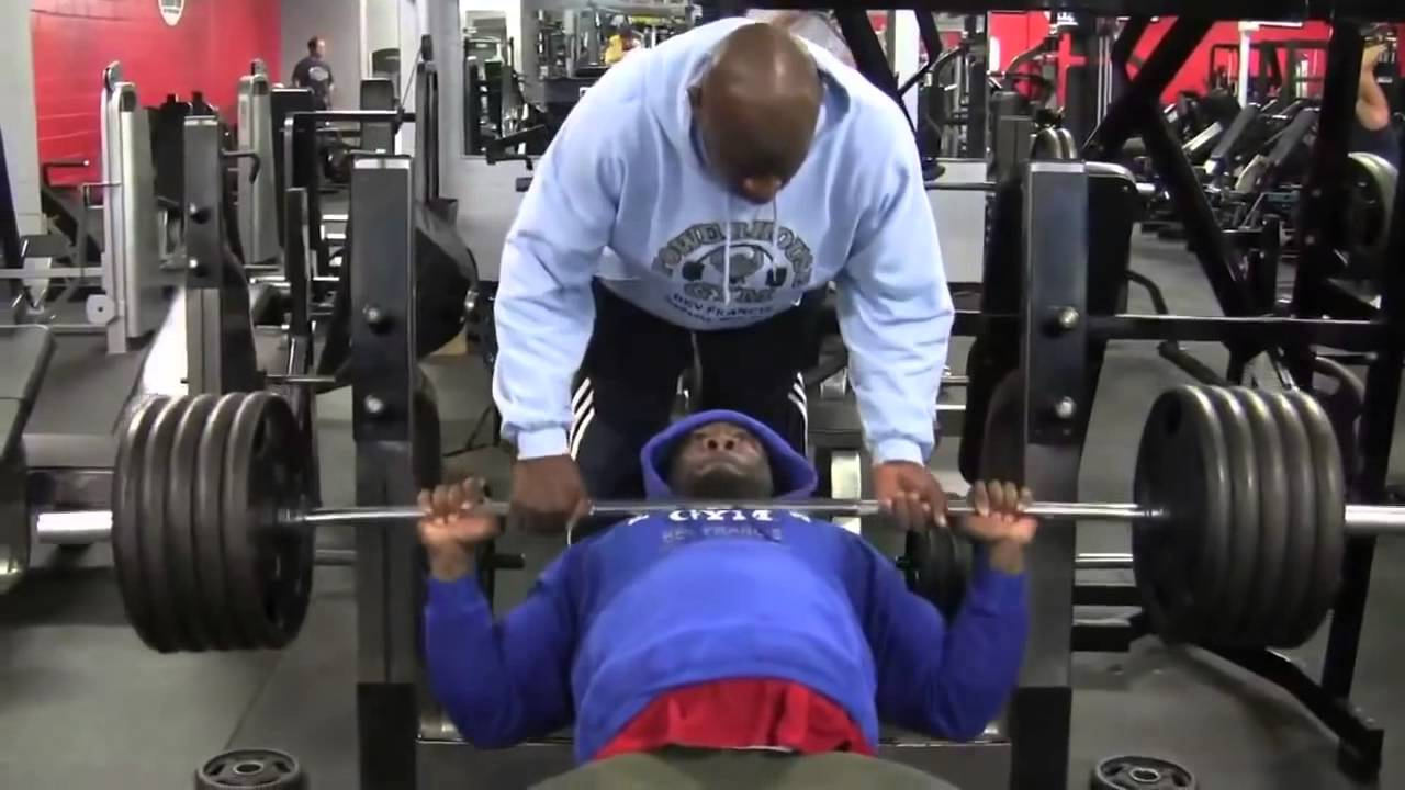Kai Greene 495 pound incline bench press 2011 - YouTube