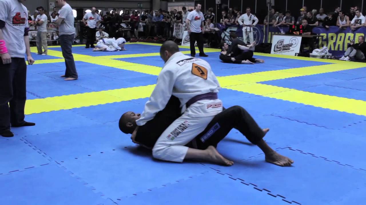 O95KG Delroy McDowell vs Ed Brown - YouTube