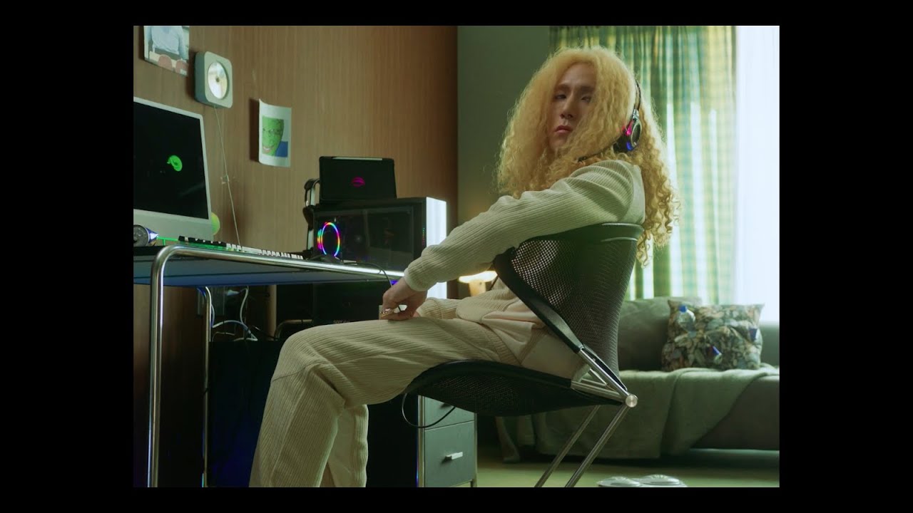 Rad Museum - Off-Line (feat. DEAN, 이하이) (Official Video Teaser 1) - YouTube