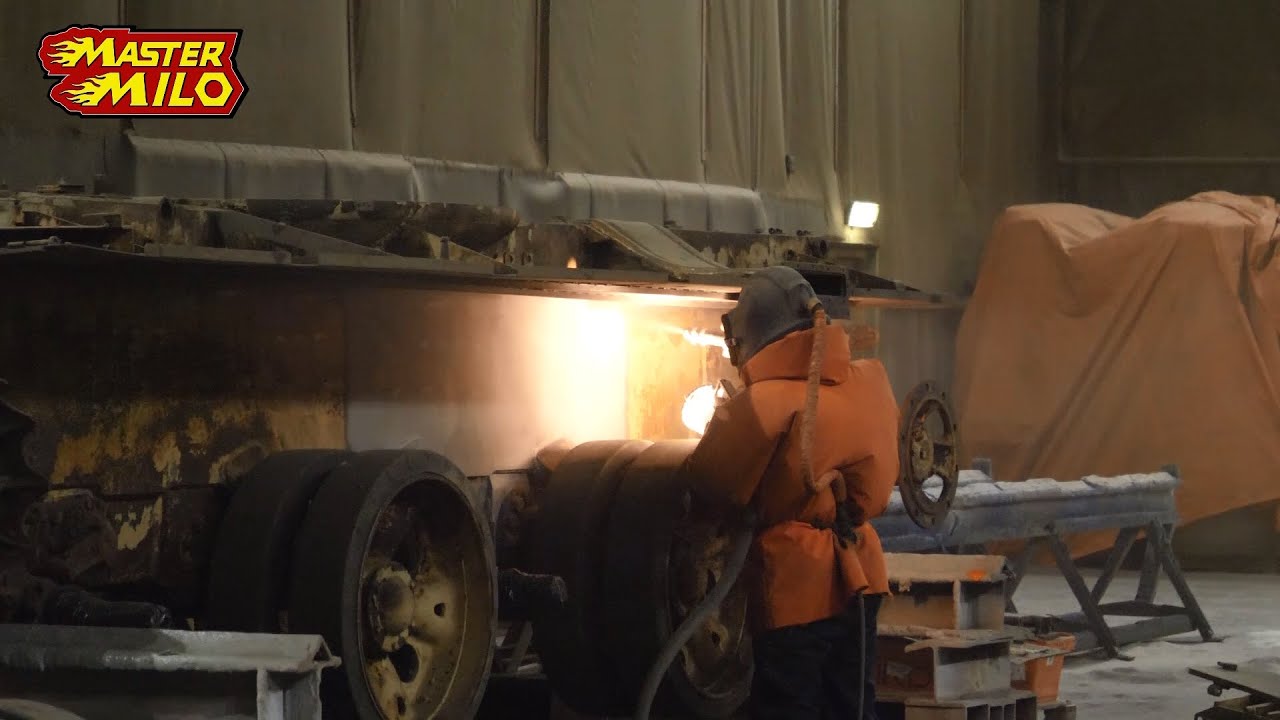 Grit blasting our battle tank - YouTube