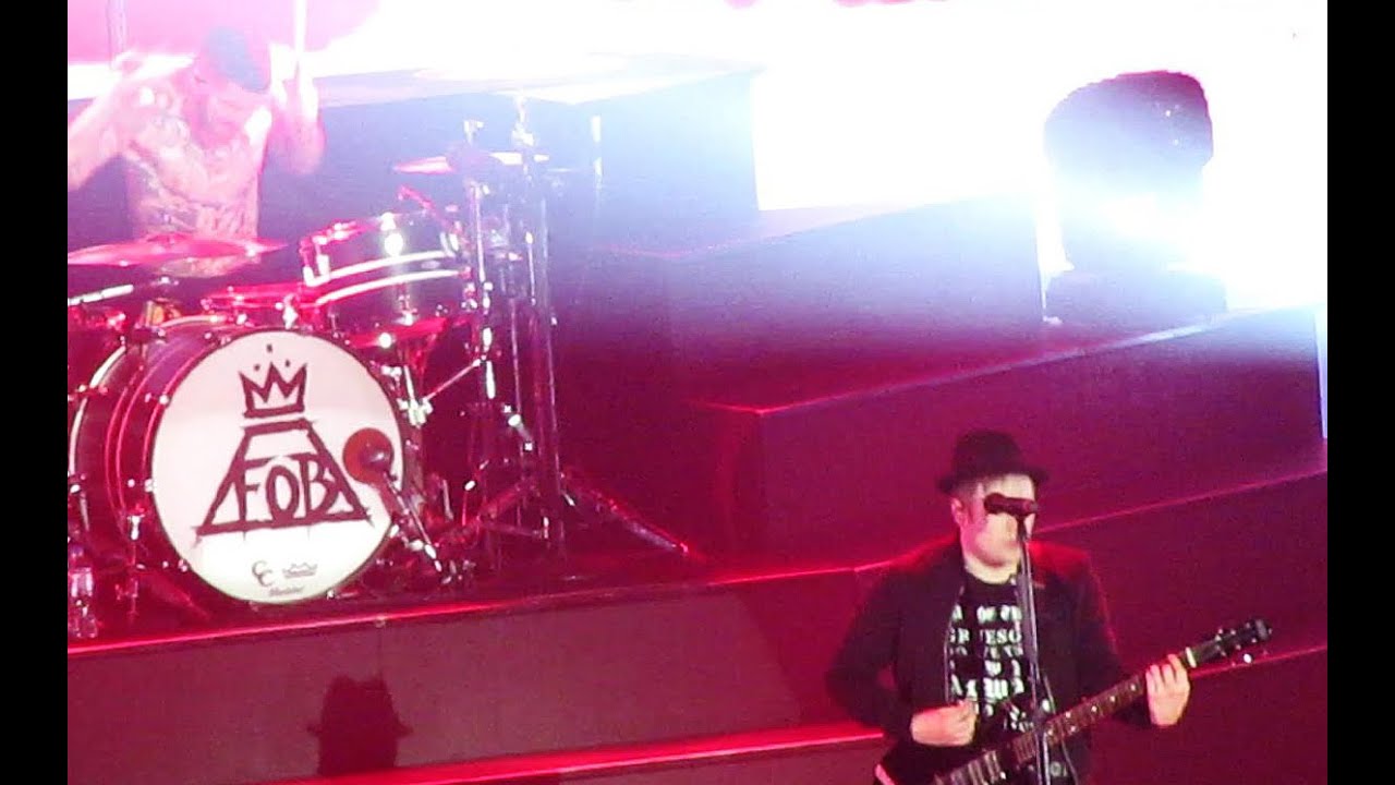Fall Out Boy - Chicago Is So Two Years Ago @ SSE Arena Wembley (Oct. 12 ...