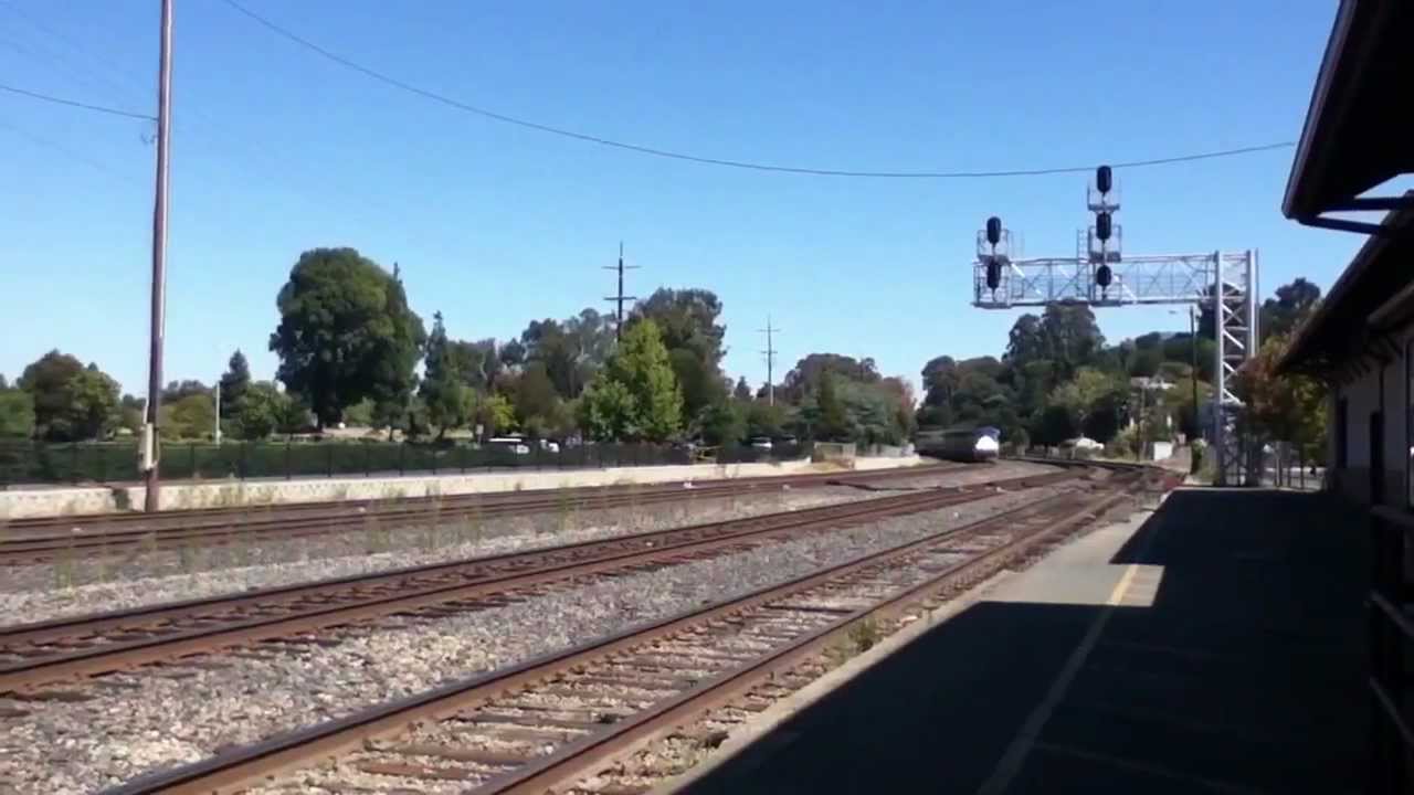 AMTRAK 157 is arriving into Martinez AMTRAK station - YouTube