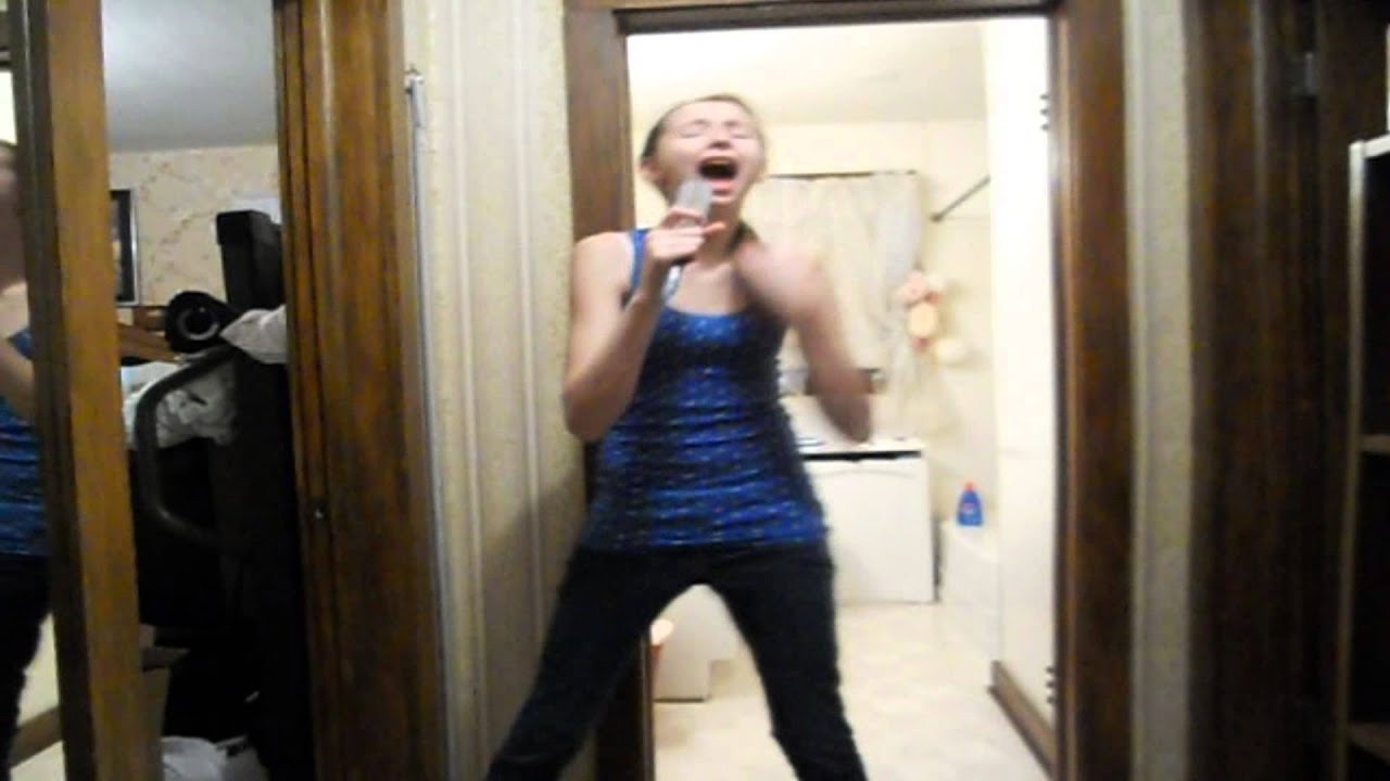 smile music video - YouTube