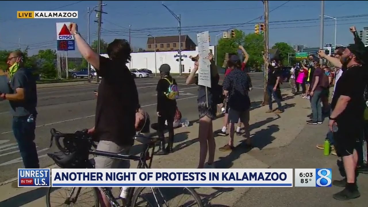 Another night of protests in Kalamazoo - YouTube