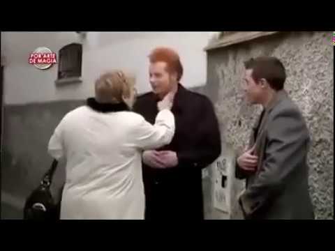 So lustig wie sich die Leute erschrecken. Einfach genial..