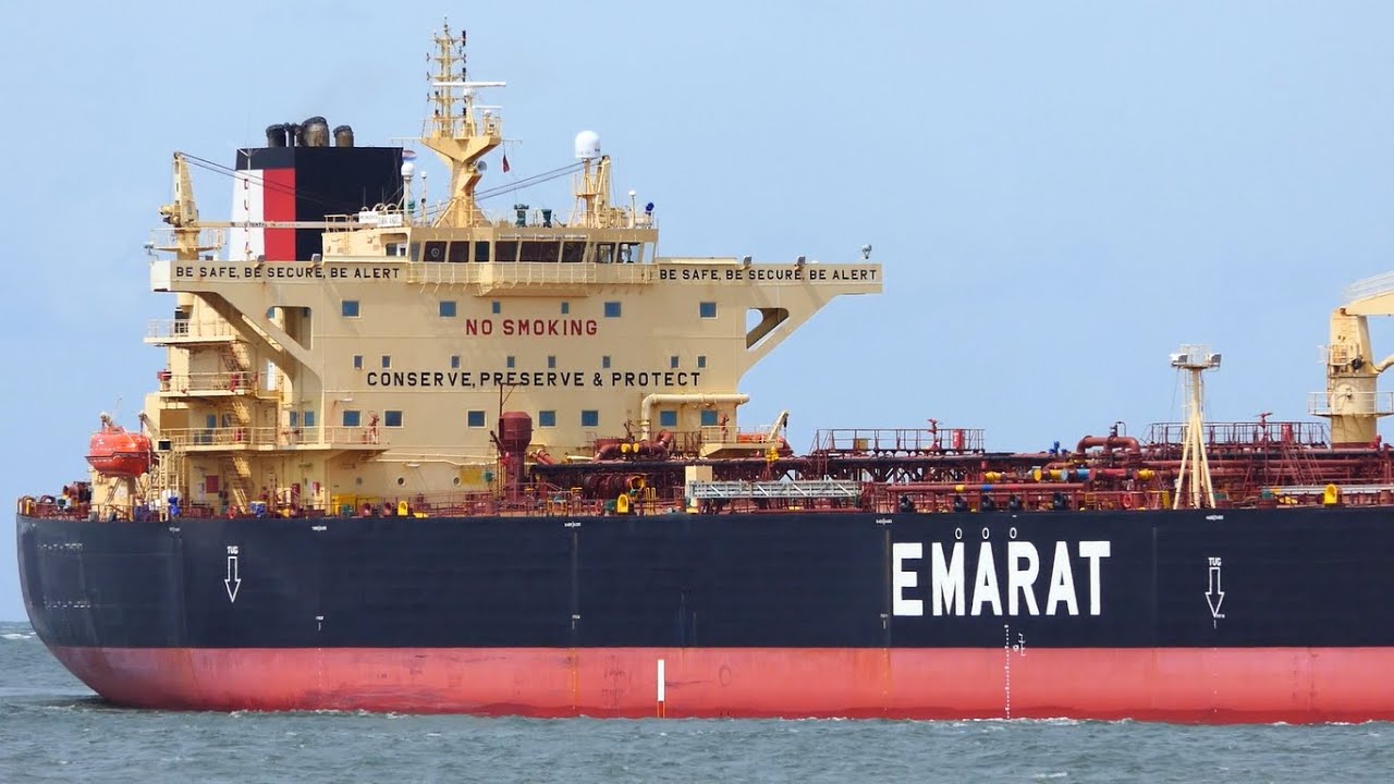 SHIPSPOTTING 2021 - Arrival and Departure Compilation #244 - YouTube