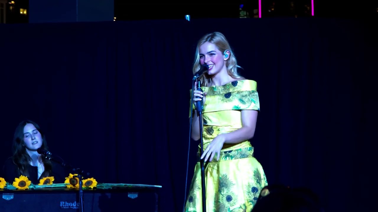 Addison Rae Performs Diet Pepsi Live at the Grammy Museum in LA Chords ...
