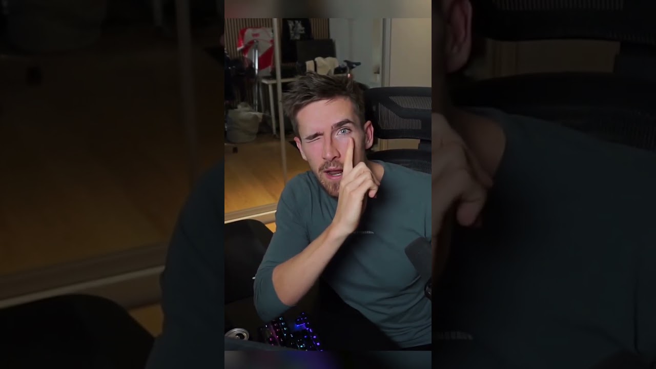 Professional CSGO player using only _1_ eye. I bet you didn’t know that ...