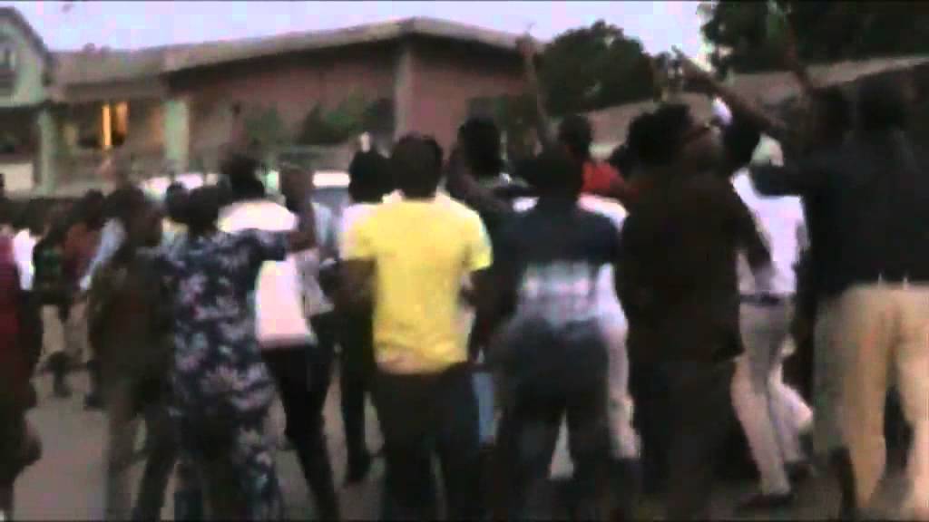 AROCHUKWU, NIGERIA MASQUERADE DEC 2012 - YouTube