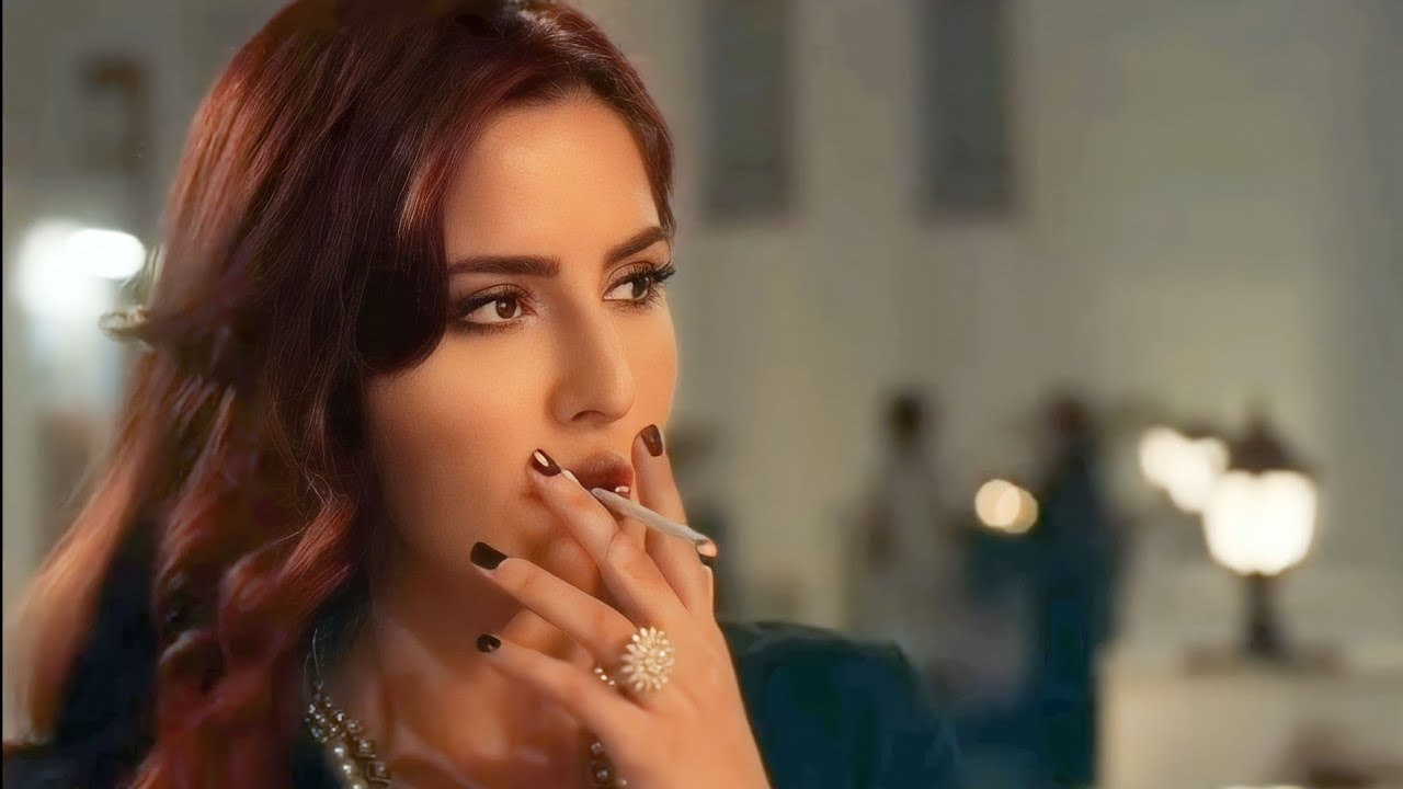 Katrina Kaif Smoking Cigarette .. - YouTube
