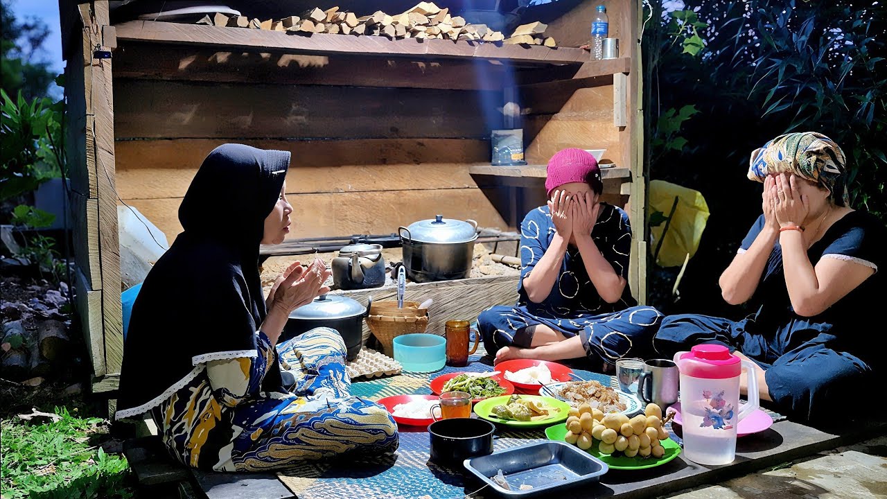 Menu Buka Puasa Garih Ikan Asin & Sagu Ular Ular | Ramadan in a Remote ...