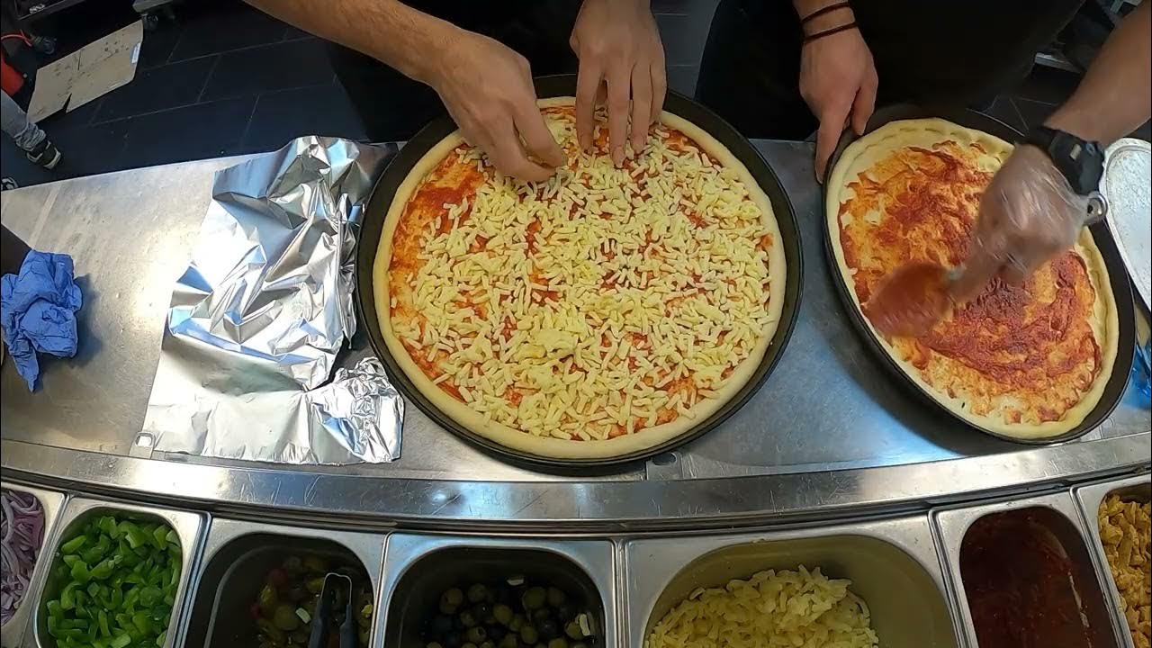 How to make a pizza - YouTube