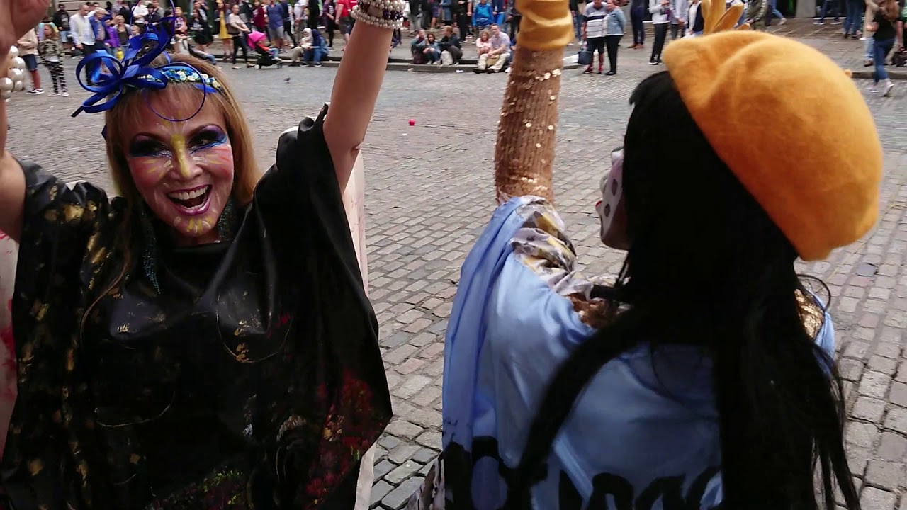 Le Lamb - feat Geisha Davis Dance in Covent Garden - YouTube