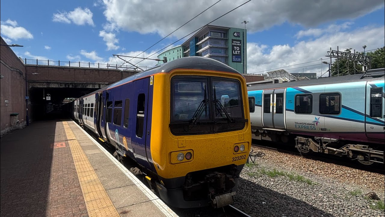 Northern Trains from Manchester Airport to Manchester Piccadilly - YouTube