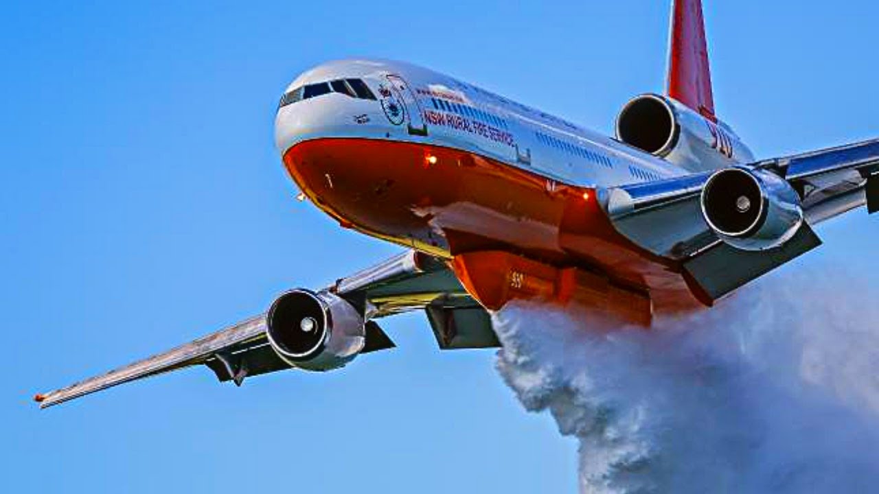 Fire Fighter Aircraft Shows Off Water Capacity - YouTube