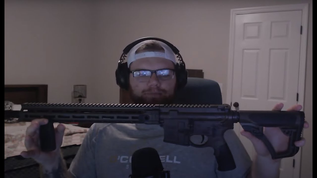 HUTCHMF SHOWS OFF HIS NEW GUN - YouTube