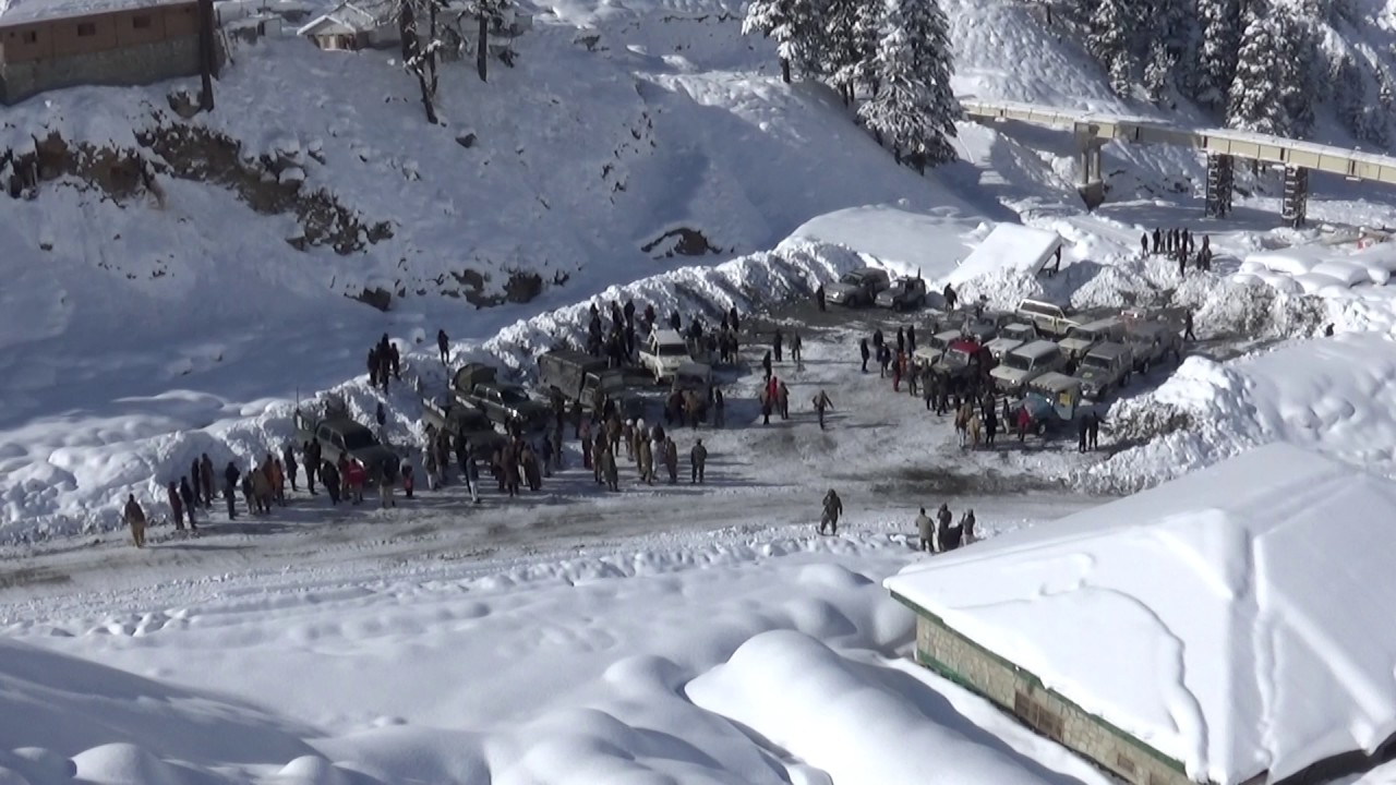 Chitral lowari top snowfall - YouTube