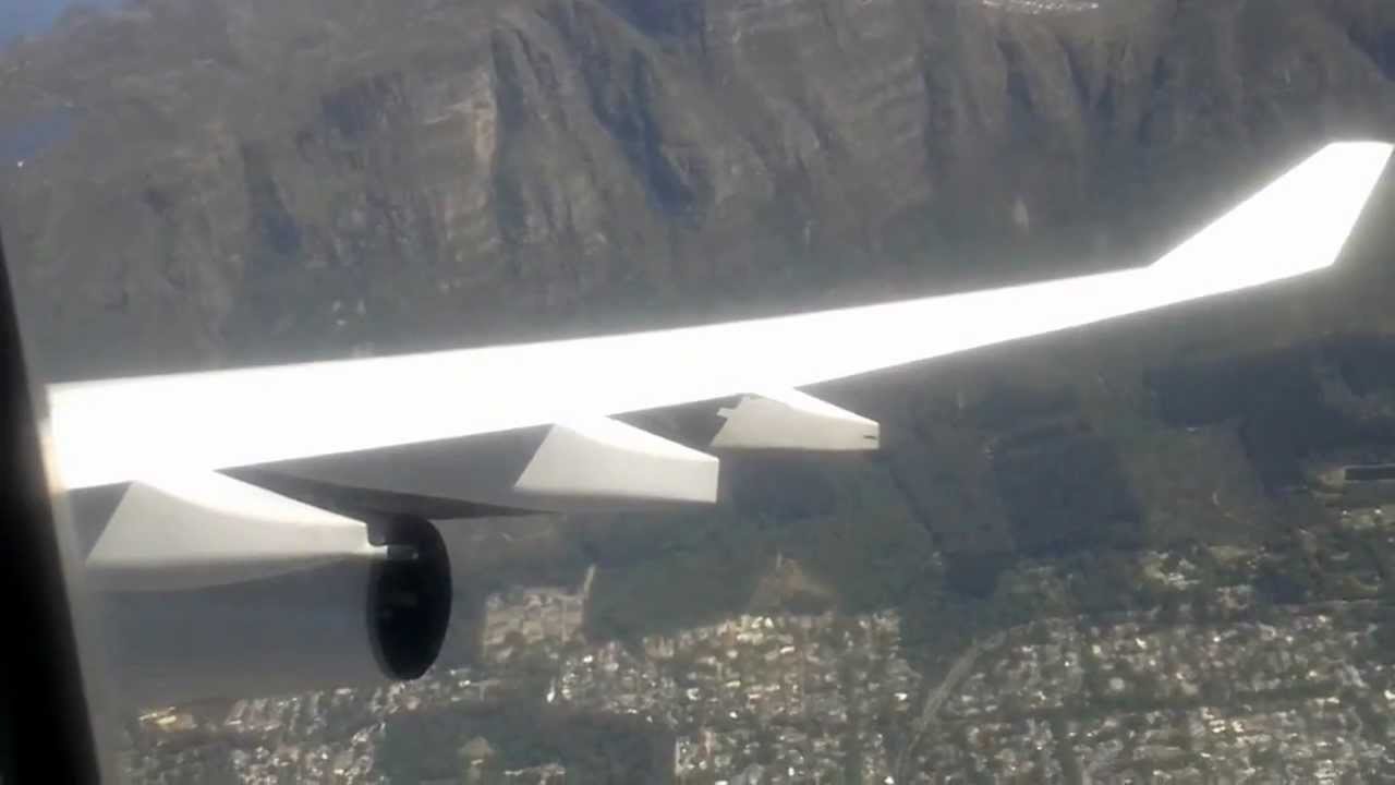 Awesome fly over Table Mountain in Cape Town on Lufthansa Airbus A340 ...