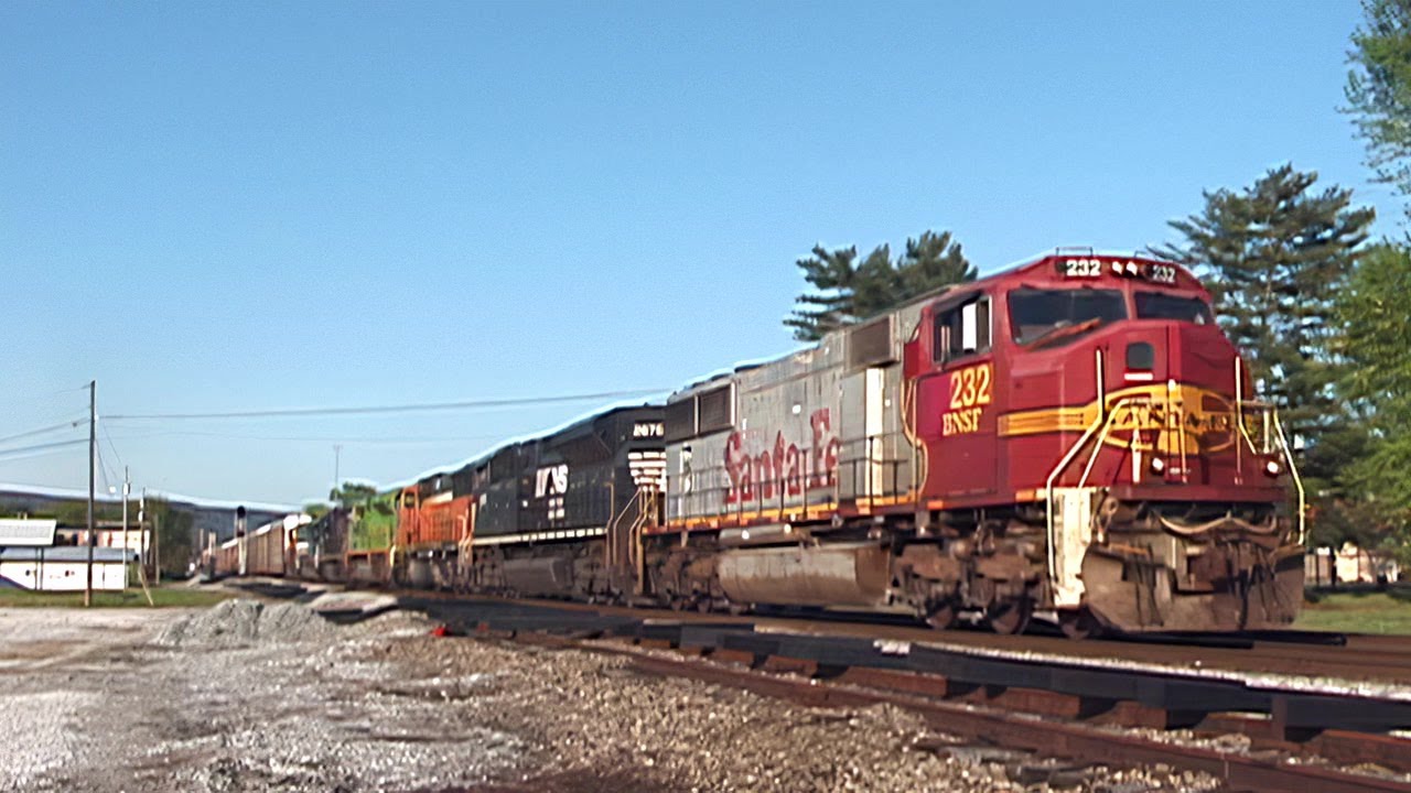 BNSF SD75M #232 leads NS #197 at Rockwood, Tennessee - 4/16/14 (Topaz VAI 720p60 Upload) - YouTube