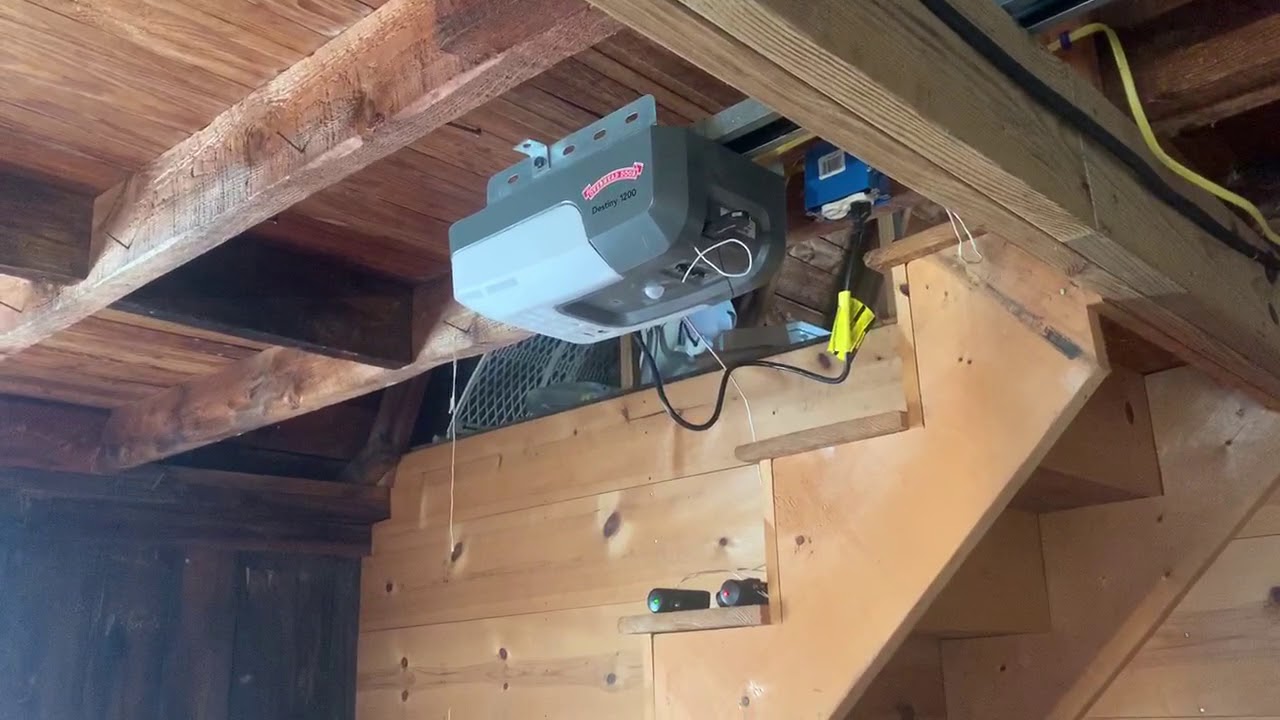 Overhead Door Destiny 1200 - YouTube