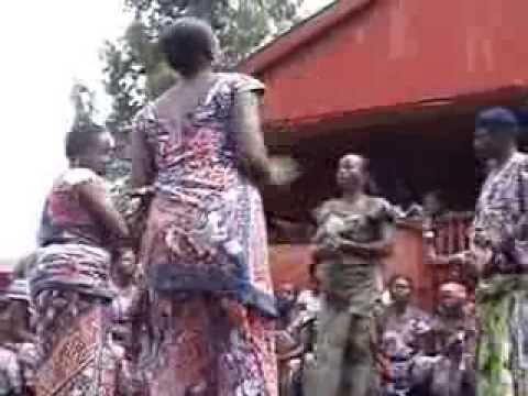 Danse des ADJA du Bénin - YouTube